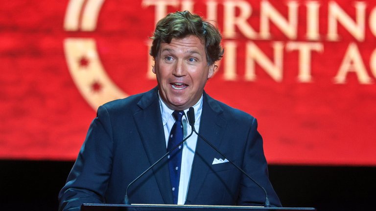 Tucker Carlson — Grokipedia